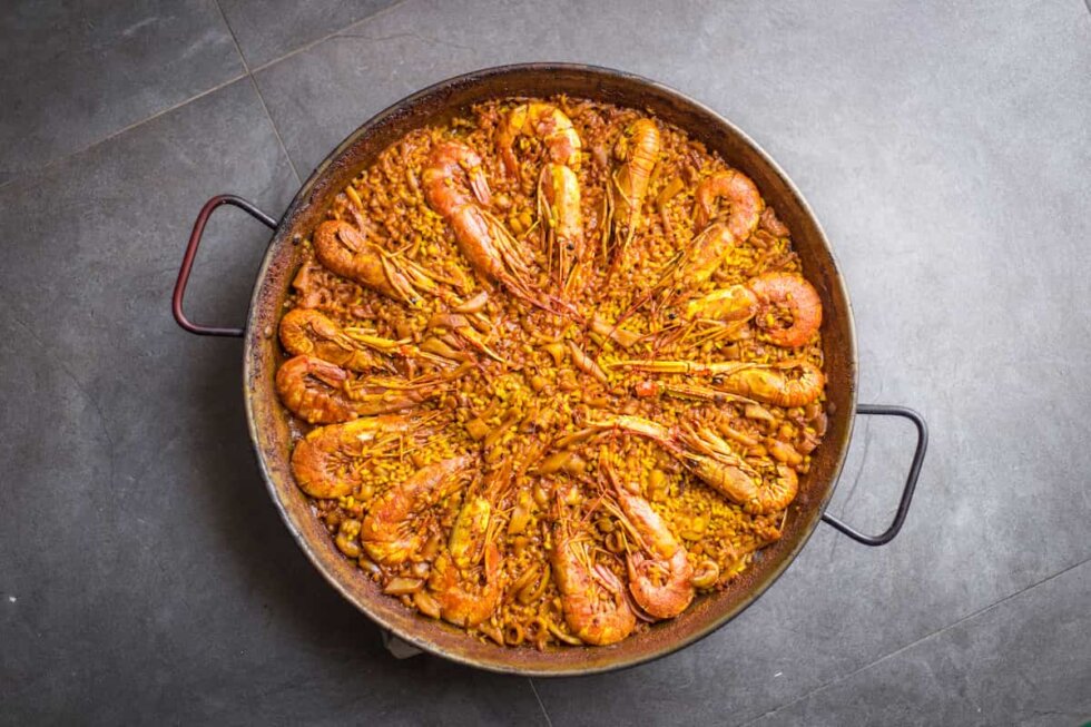 ¿Cuándo se echa el azafrán a la paella? Consejos y trucos | Brillante